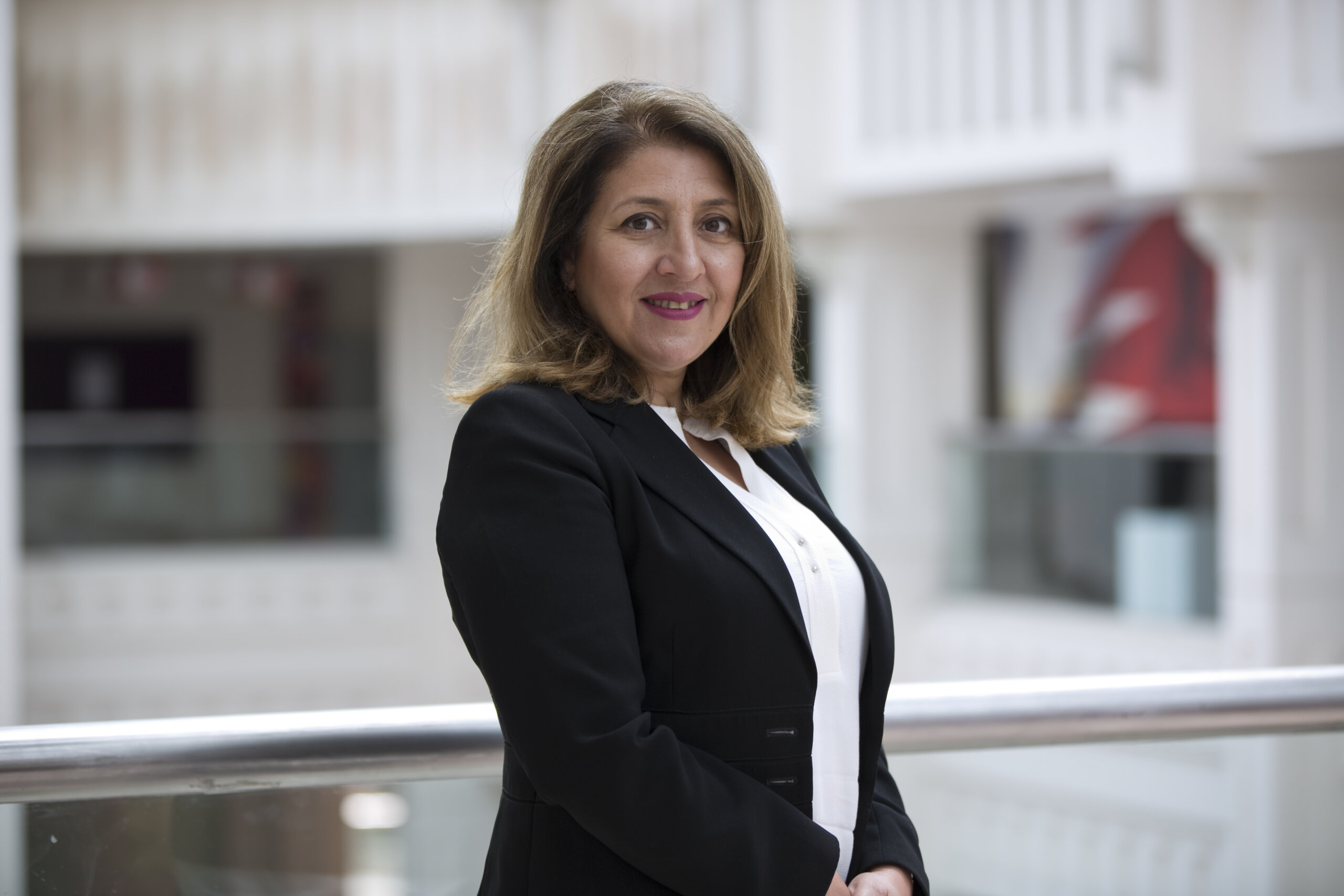 مرونة في الدفع واستمرار القبول والتسجيل في الجامعة الأهلية - Ahlia ...